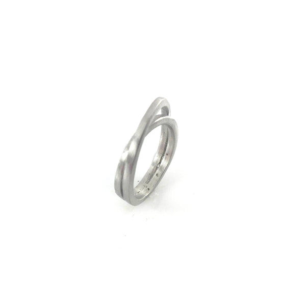 Silver Overlap Ring | Pistachios